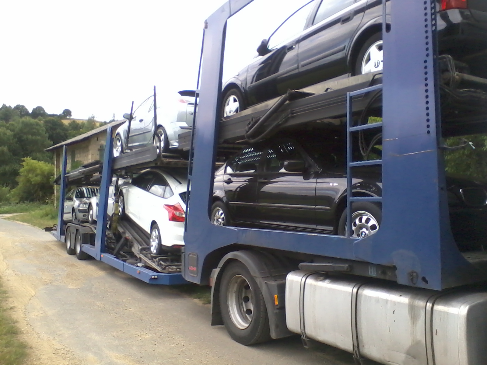 Transport auto pe platforma - Autoturisme si Autoutilitare