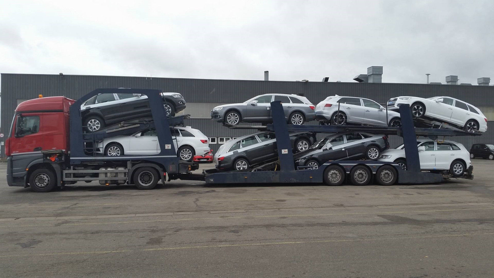 Transport auto pe platforma - Autoturisme si Autoutilitare